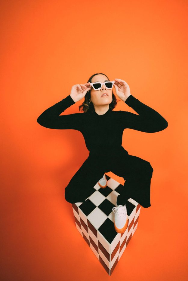 Lucia Tacchetti Mostra Sua Faceta Eletrônica No Novo álbum