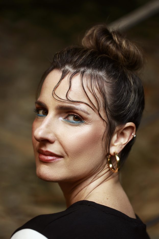 Anna Ratto canta Arnaldo Antunes no Manouche, Rio de Janeiro ...