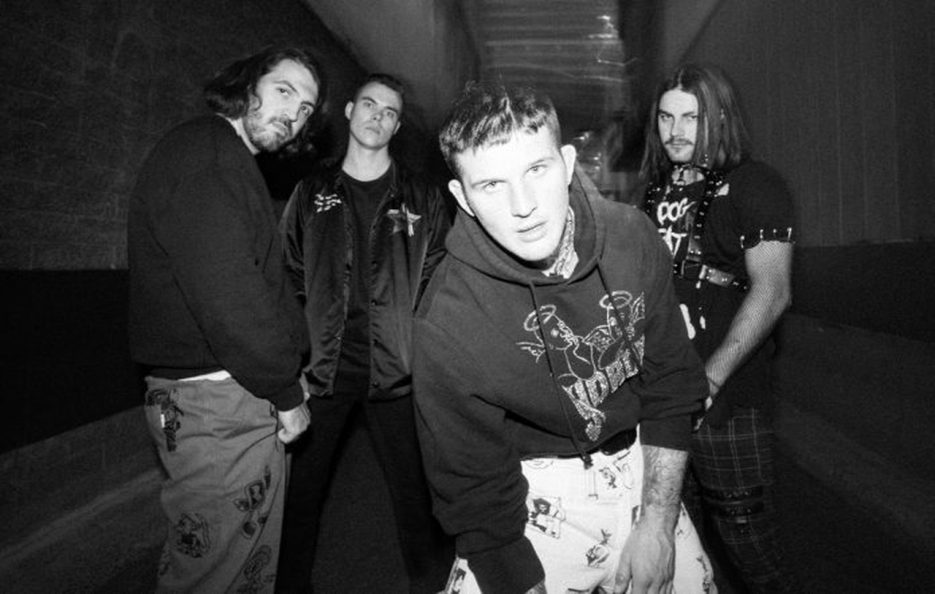 Single da Banks Arcade reflete sobre a parte tóxica das redes sociais ...