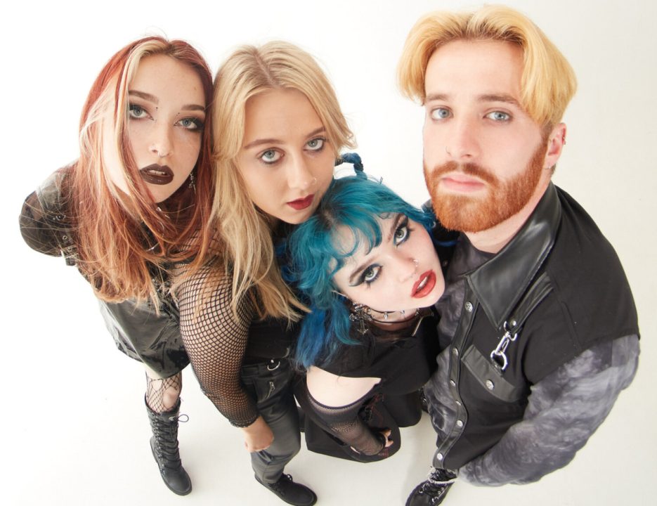 Crawlers Anuncia Seu álbum De Estreia E Lança Single Laboratório Pop