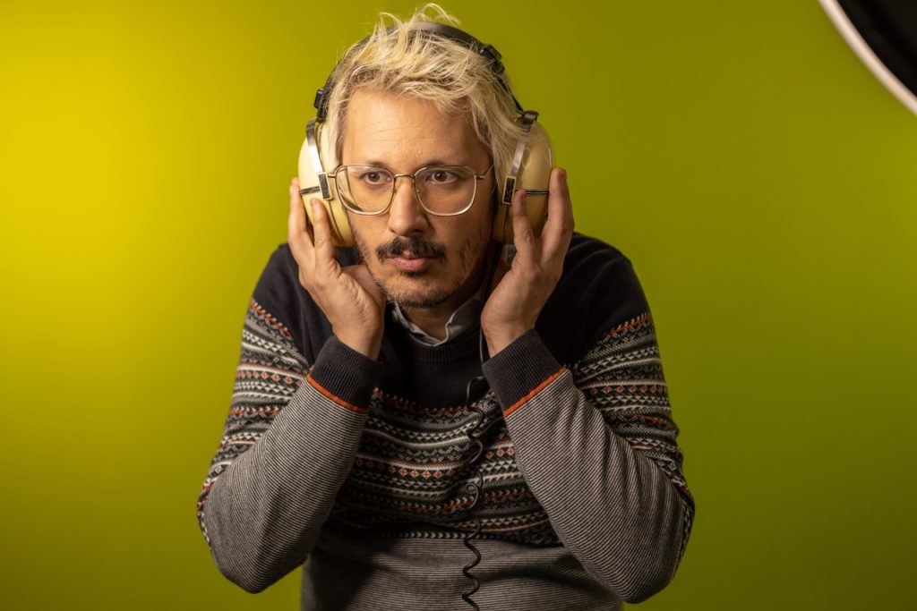 Daniel Furlan faz show com Tropical Nada em São Paulo - Laboratório Pop