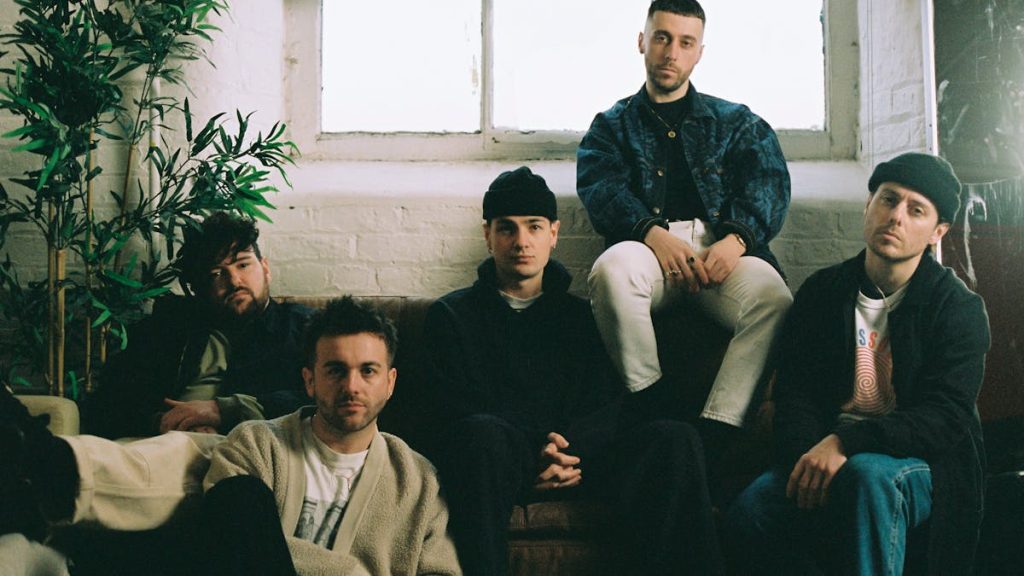 Boston Manor aposta na sonoridade pesada em “Sliding doors ...