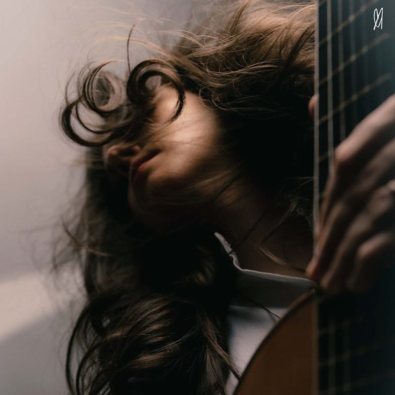 Sarah Abdala lança "Hora de Voltar", inspirada em romance - Laboratório Pop